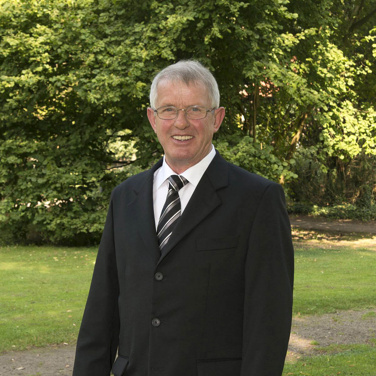 Unser Team | Oerding Bestattungen: Ihr Bestatter in Zeven