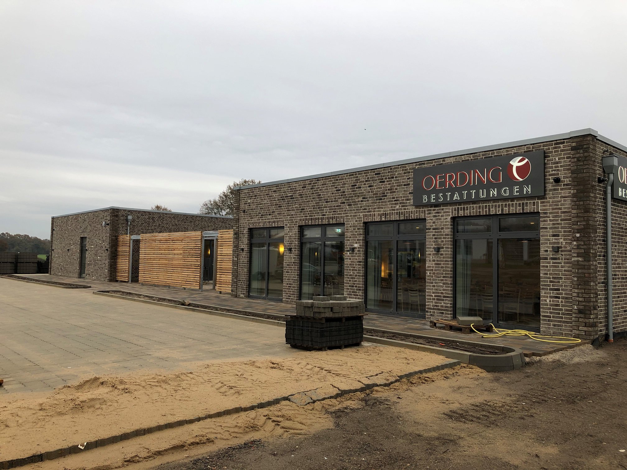 Oerding Bestattungen: Bestatter in Zeven und Umgebung